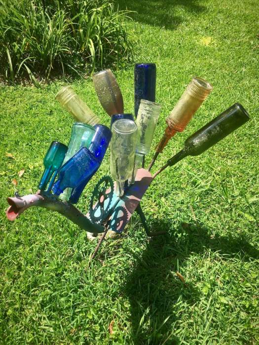 Bottle Trees of Fondren – Felder Rushing's Blog