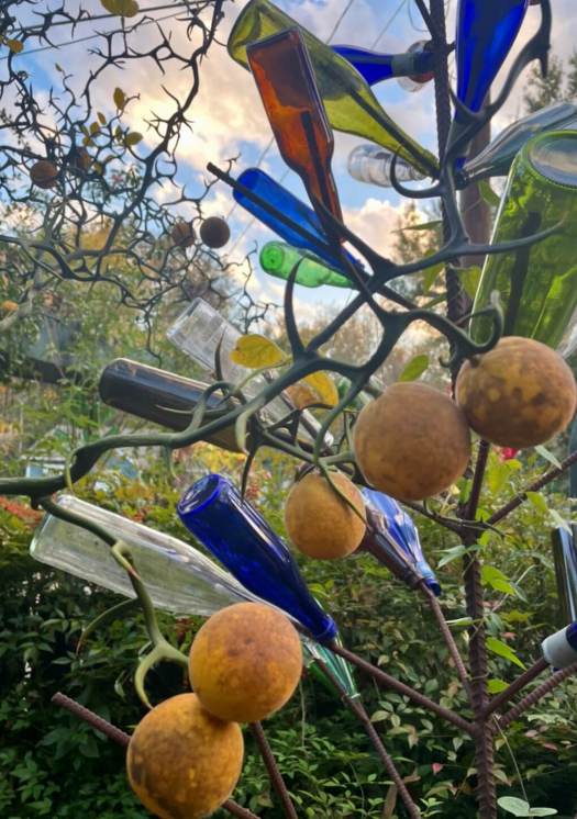 Bottle Trees and Glass Art in Felder’s Garden – Felder Rushing's Blog