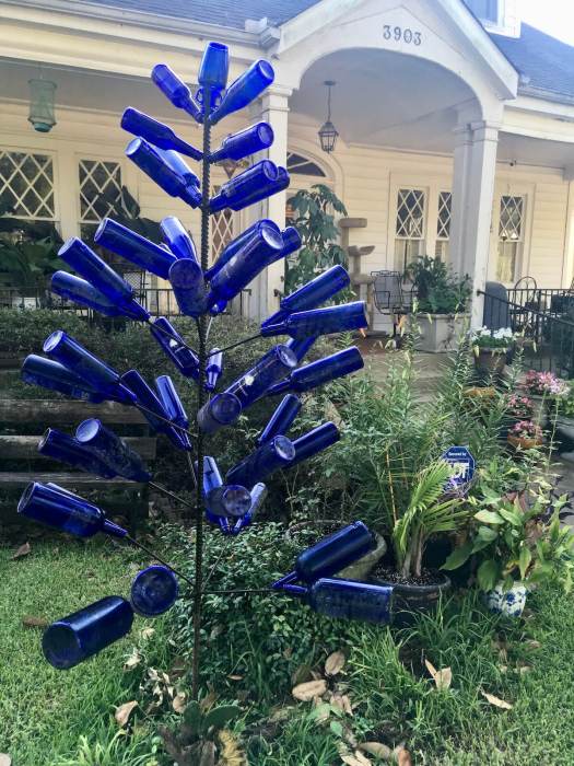 Bottle Trees of Fondren – Felder Rushing's Blog