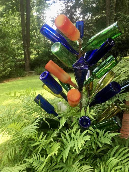 Bottle Trees of Fondren – Felder Rushing's Blog