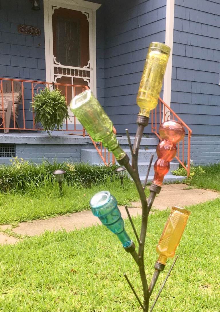 Bottle Trees of Fondren – Felder Rushing's Blog