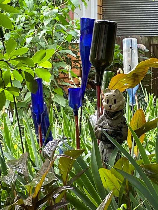 Bottle Trees of Fondren – Felder Rushing's Blog