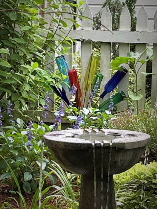 Bottle Trees of Fondren – Felder Rushing's Blog