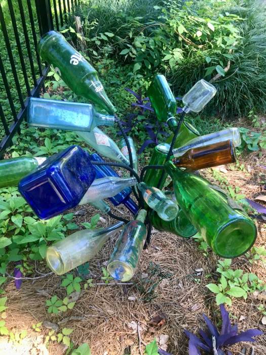 Bottle Trees of Fondren – Felder Rushing's Blog