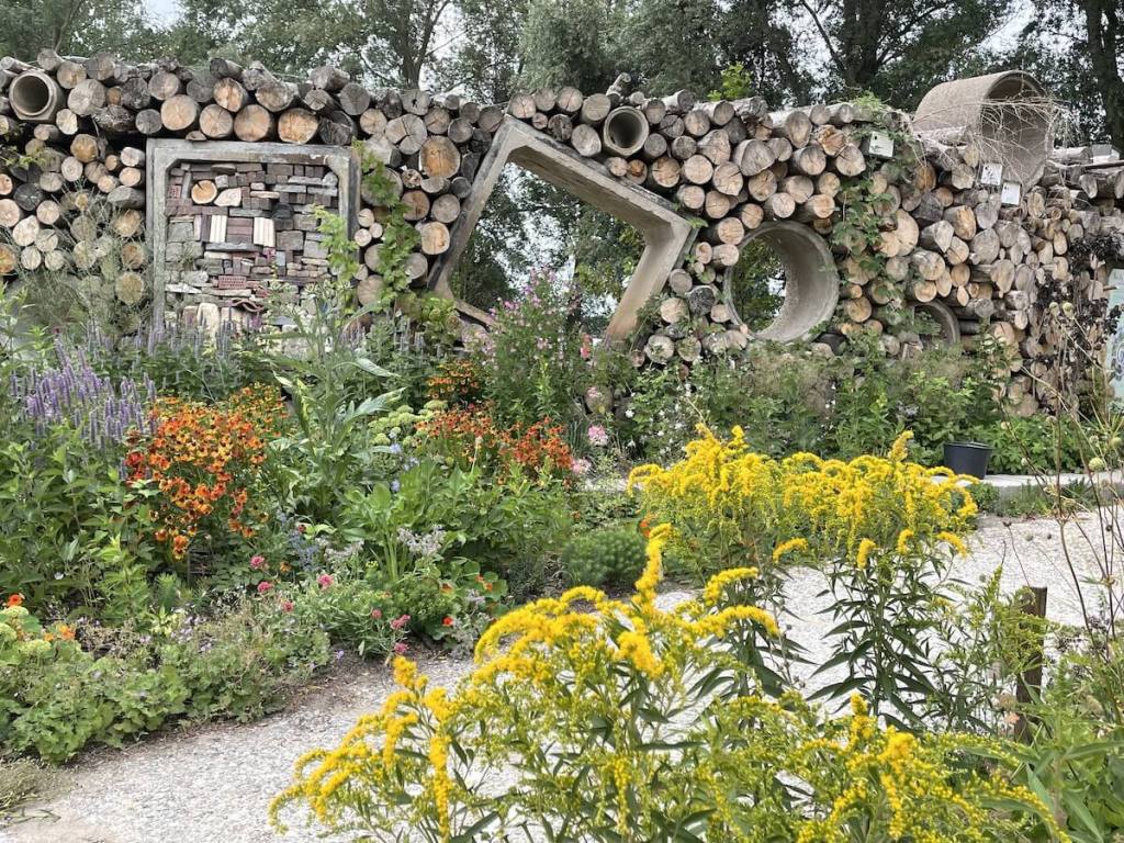 The Dead Hedge is ALIVE – Felder Rushing's Blog